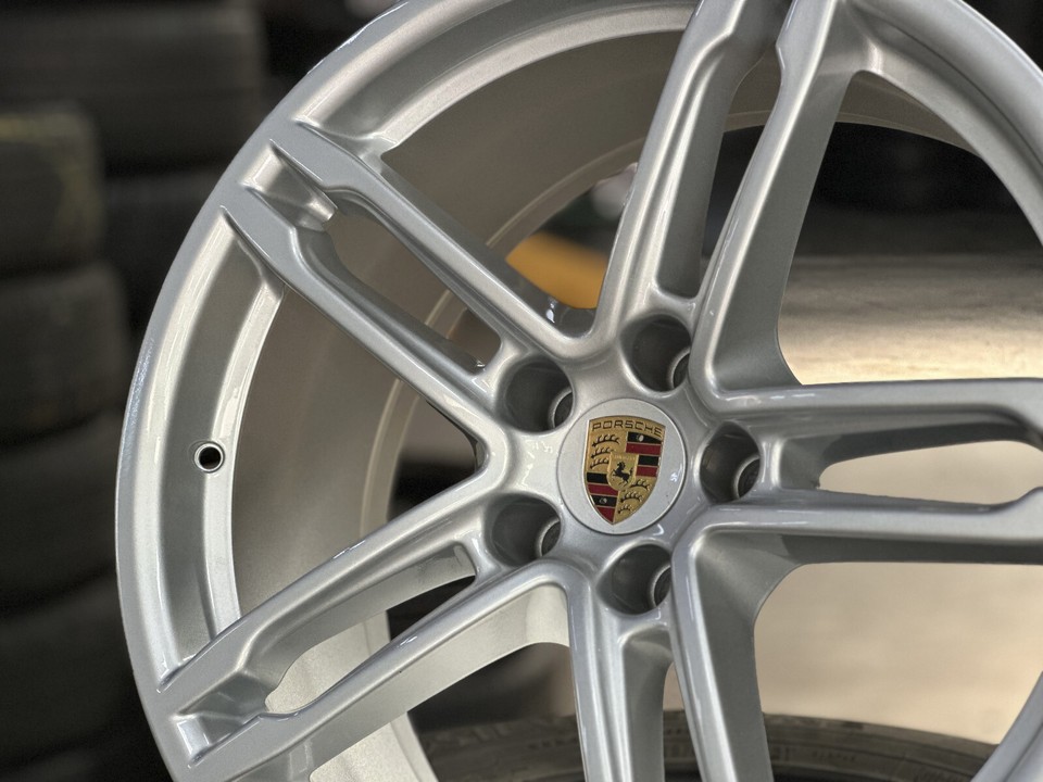Genuine Used 19x8.5J 19x9J GLOSS SILVER (4 Wheel) PORSCHE MACAN GERMANY ...