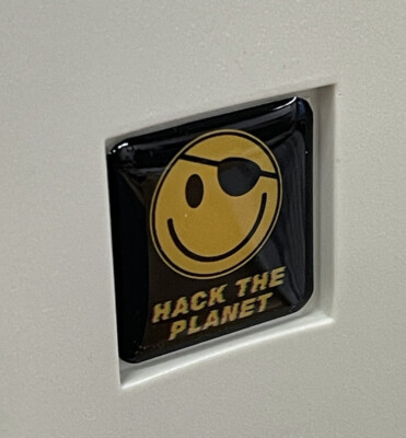 HACKERS Movie HACK THE PLANET Computer Case Badge DOMED Sticker Retro ...