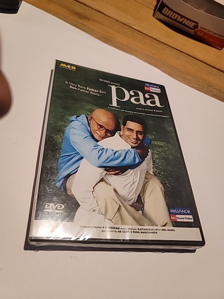 Paa - Amitabh Bachchan, Abhishek Bachchan - Bollywood Movie DVD (Region ...