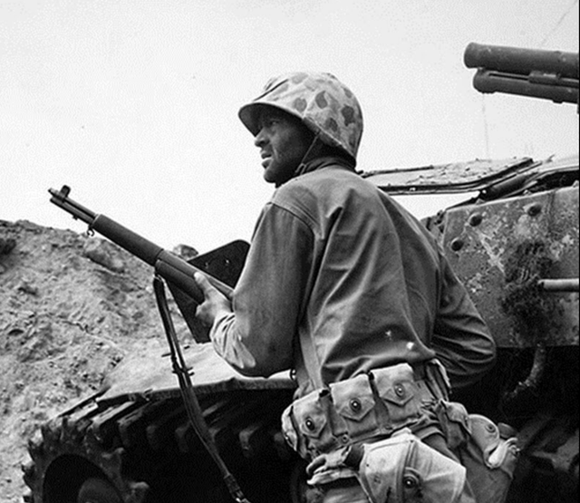 WW2 WWII Photo US Marine on Iwo Jima February 1945 USMC World War Two ...