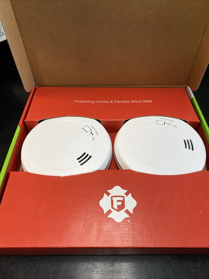 First Alert Voice & Location Alerts 2-in-1 Smoke & Carbon Monoxide ...