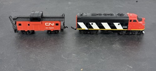 BACHMANN Powered F7 Canadian National CN 9162 Diesel ENGINE & Caboose ...