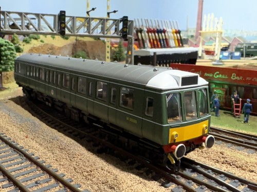 Lima Class 121 DMU Bubble Diesel in BR Green (4mm OO Gauge L204617 ...