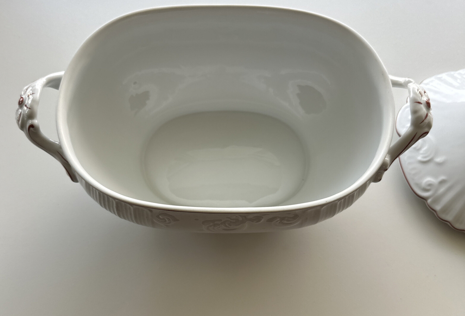 Vintage Vista Alegre Manueline Red White Porcelain Covered Soup Tureen ...