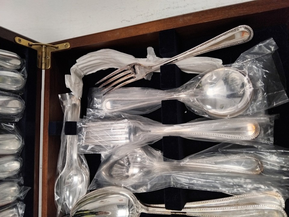 Newbridge Cutlery 44 Piece Silver Plated Canteen Set in Wooden Box ...