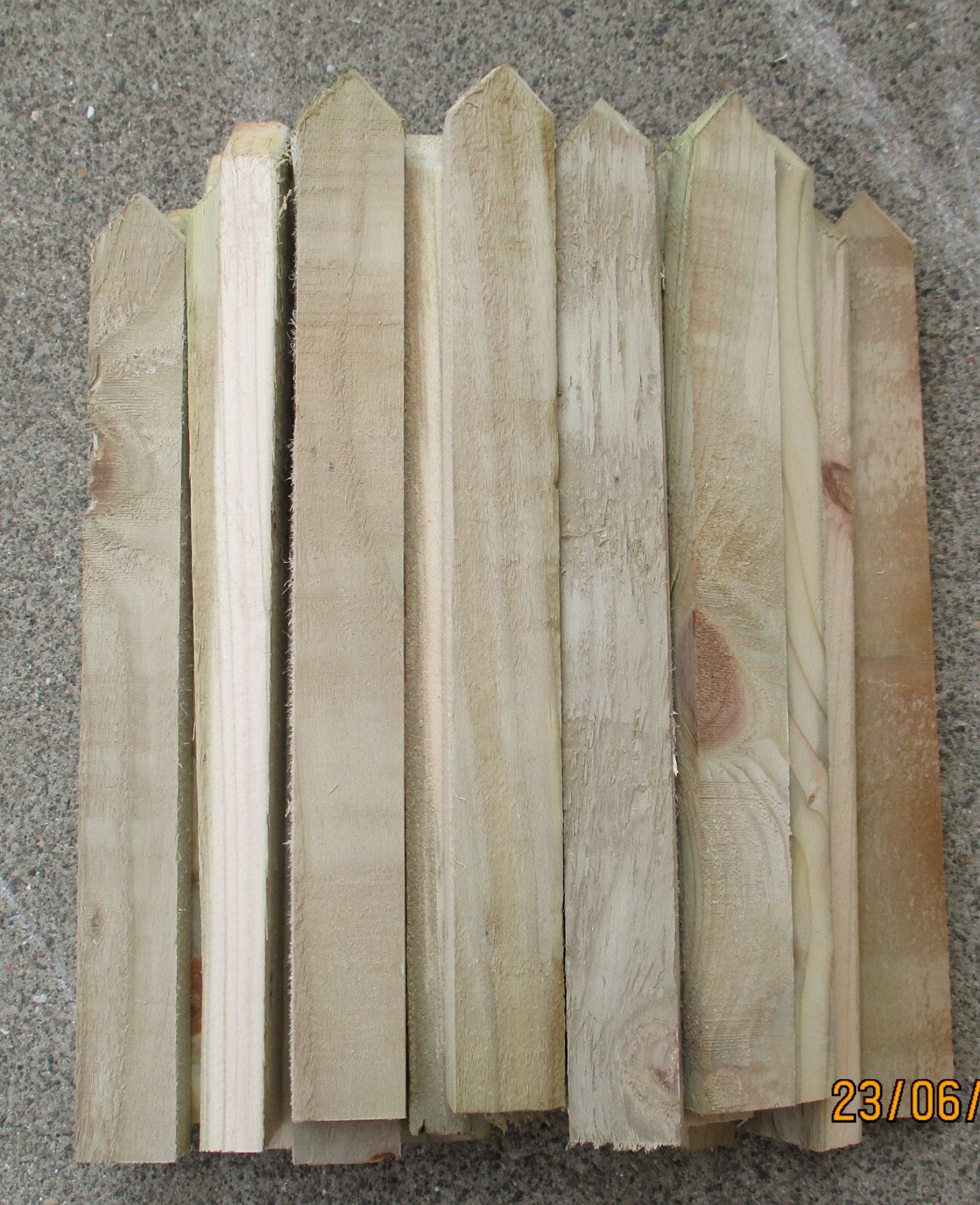 25 x Wooden Tanalised Garden Stakes Choose From 150,200,250,300 ...