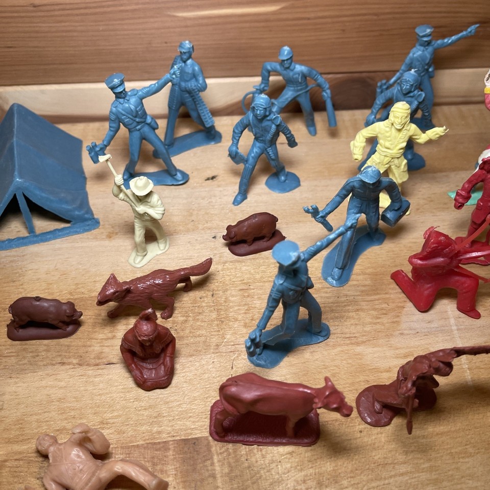 Vintage Marx Toys Lot 145 Piece Wild West Fort Apache Cowboys and ...
