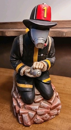 OLD COMMONWEALTH MODERN FIREFIGHTER #2 NOZZLEMAN DECANTER PORCELAIN 9 ...