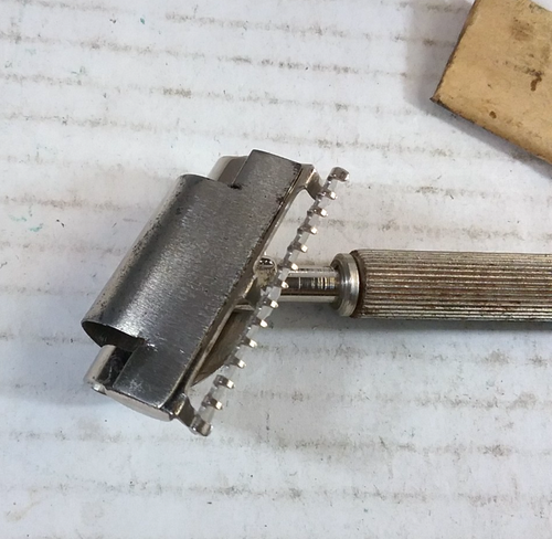 KRISS KROSS Adjustable Safety Razor in Metal Tube with Blade Minty1925 ...
