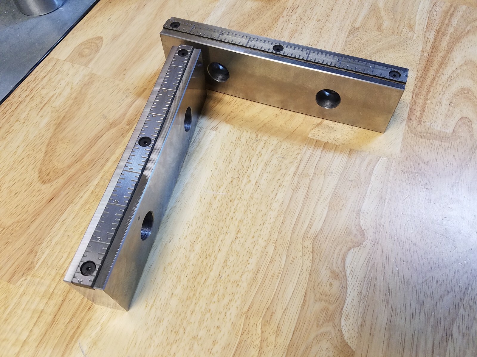 Serra Jaws Serrated Jaws Kurt vise, Orange, Carvsmart Anderson ...