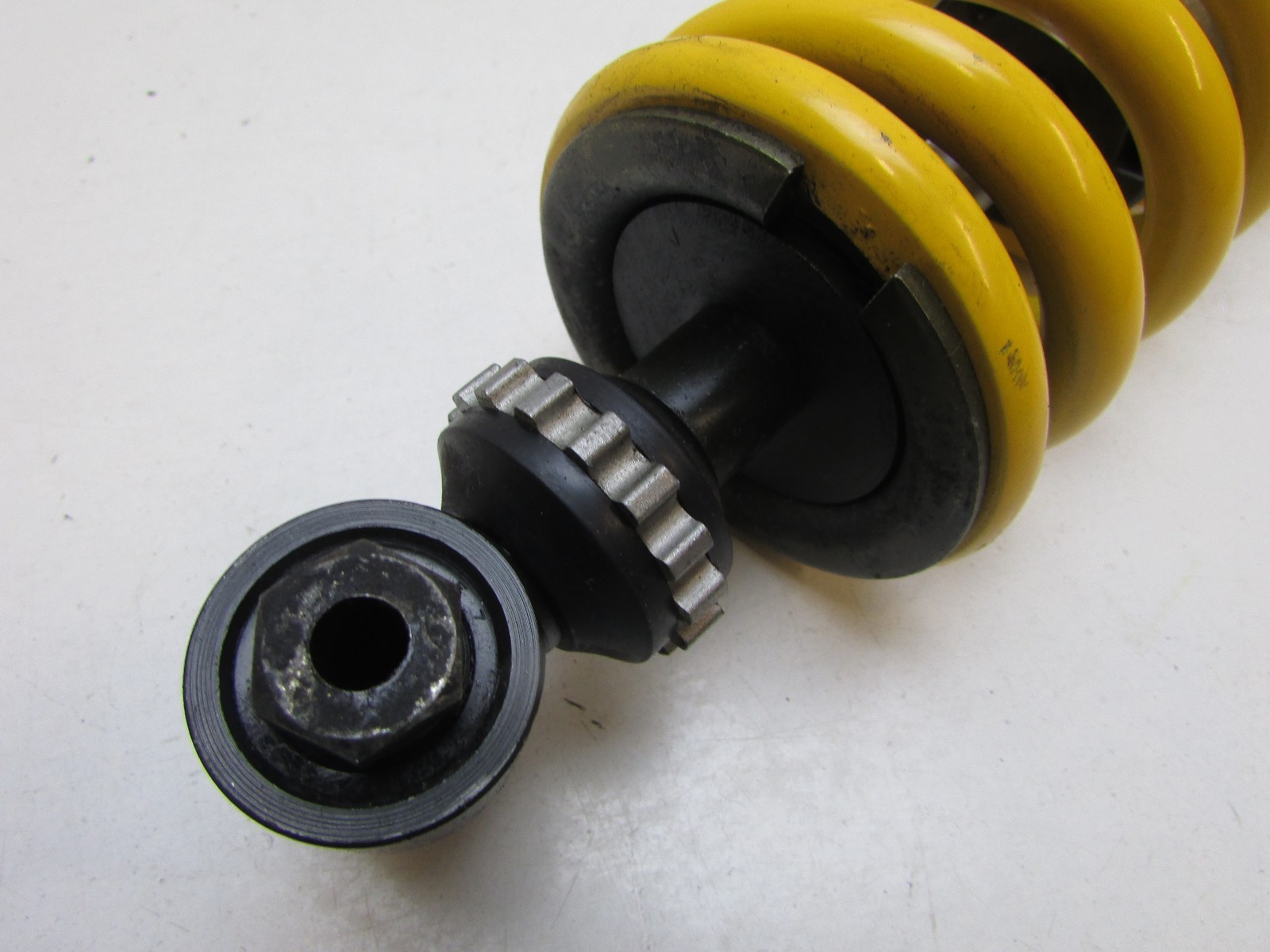 Yamaha YZFR6 YZF R6 5EB 1999 Rear Shock Absorber Suspension & Top Pin ...