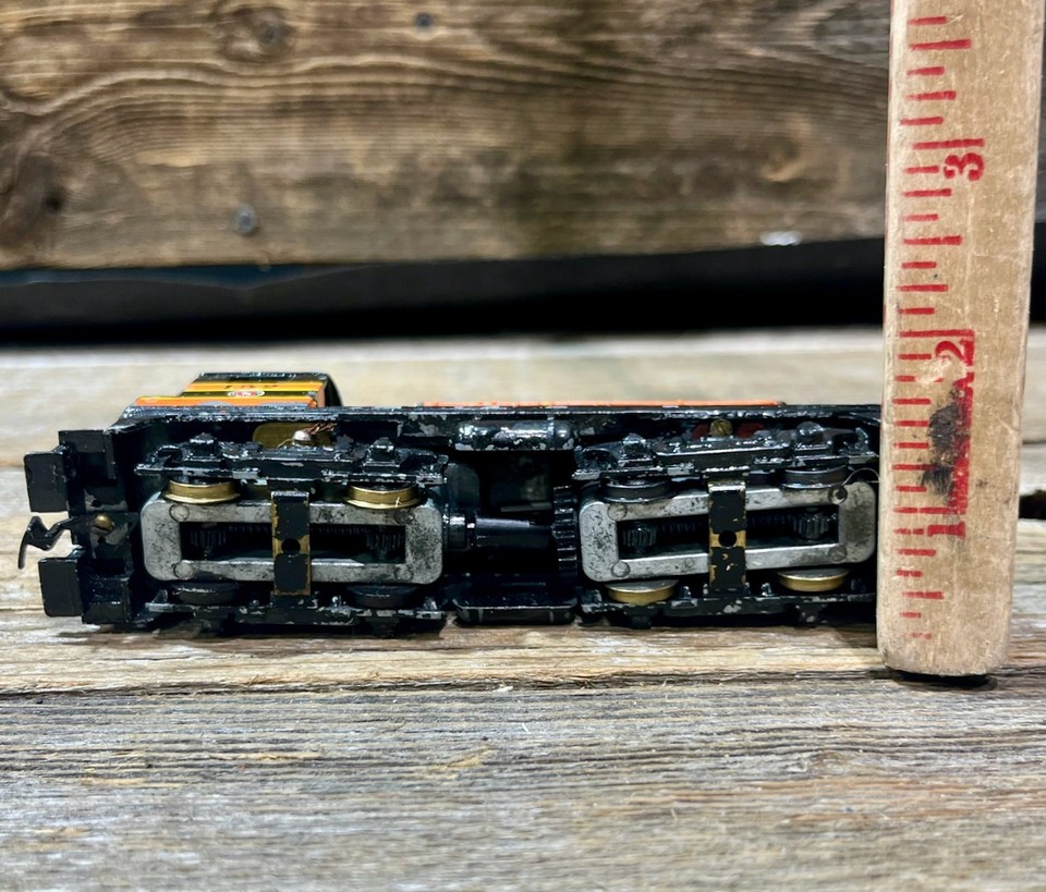 Model Railroading, Great Northern NW2 Switcher Locomotive 152, HO Scale ...