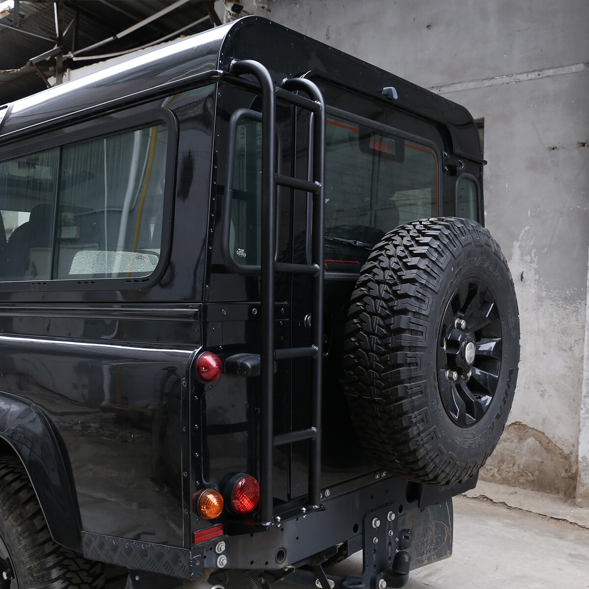 Aluminum Car trunk Rear Tail Door Ladder Climbing For Defender L316 ...