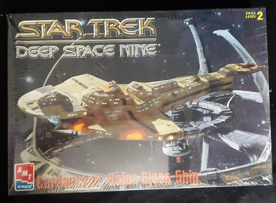 LARGE AMT/ERTL 1995 STAR TREK DEEP SPACE NINE CARDASSIAN GALOR CLASS ...