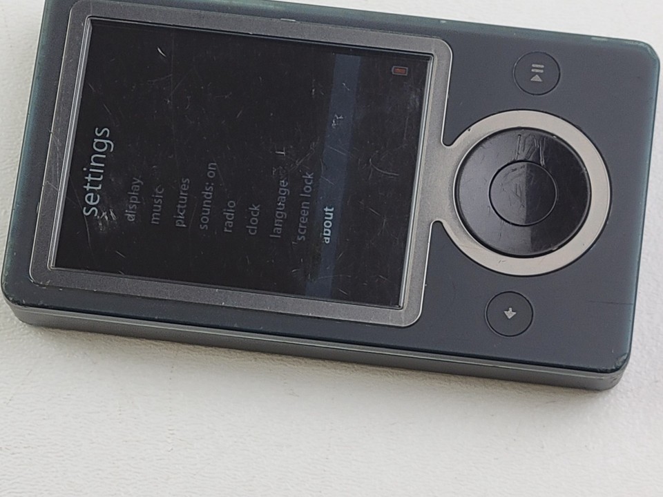 Microsoft Zune Digital Media MP3 Player (1089) 30GB - Black - *PLEASE ...