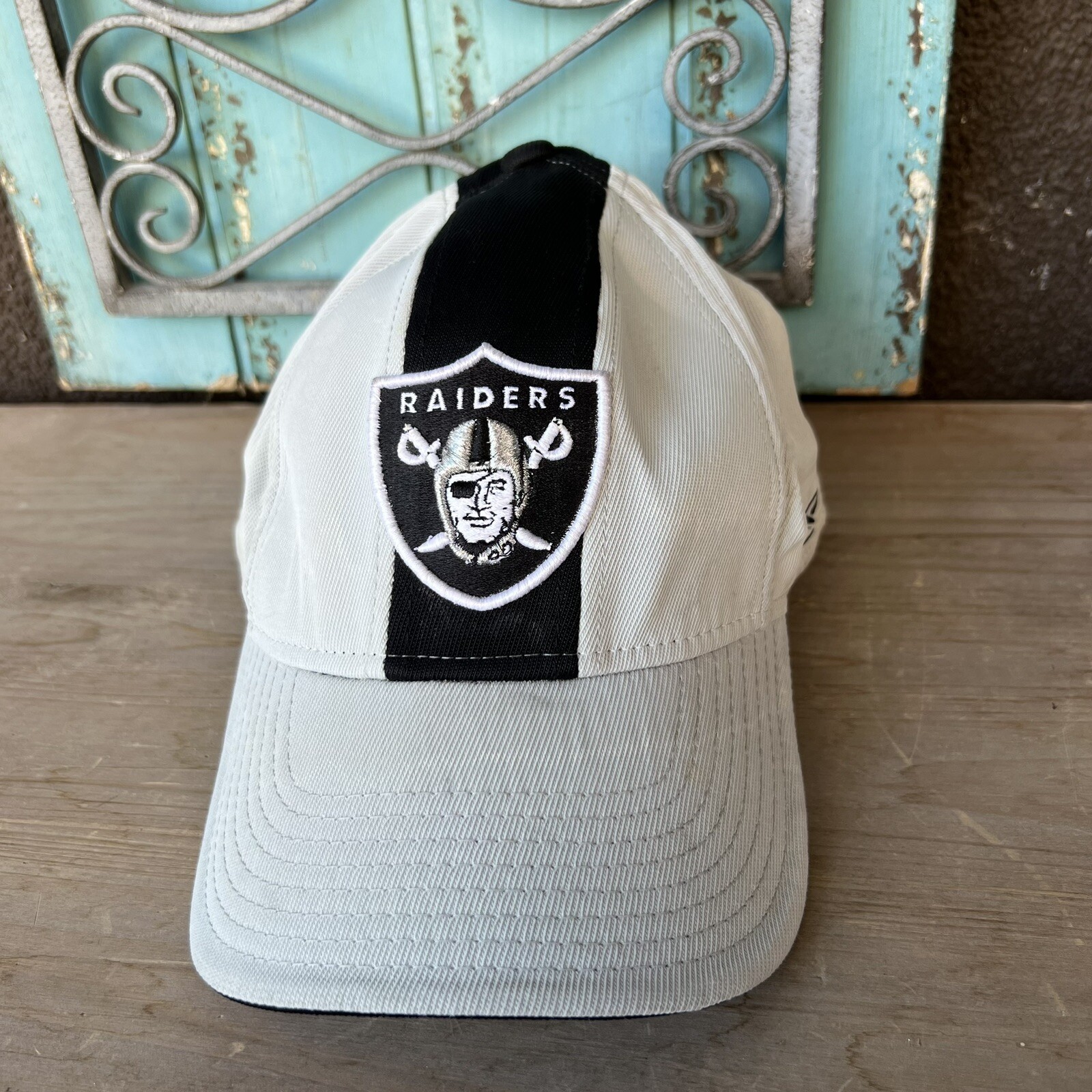 Oakland Raiders Reebok Hat Men's Medium Fitted Cap Vintage NFL Gray ...