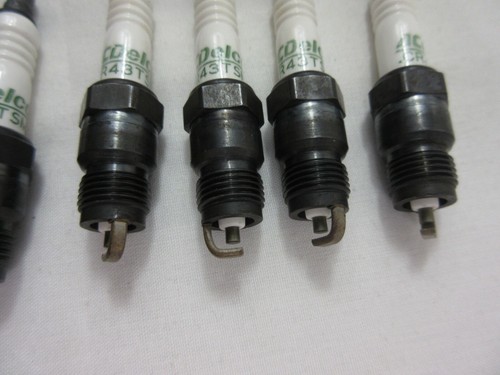 Genuine GM AC Delco Spark Plugs CR43TSM Set of 8 Made in USA 5614288 | eBay
