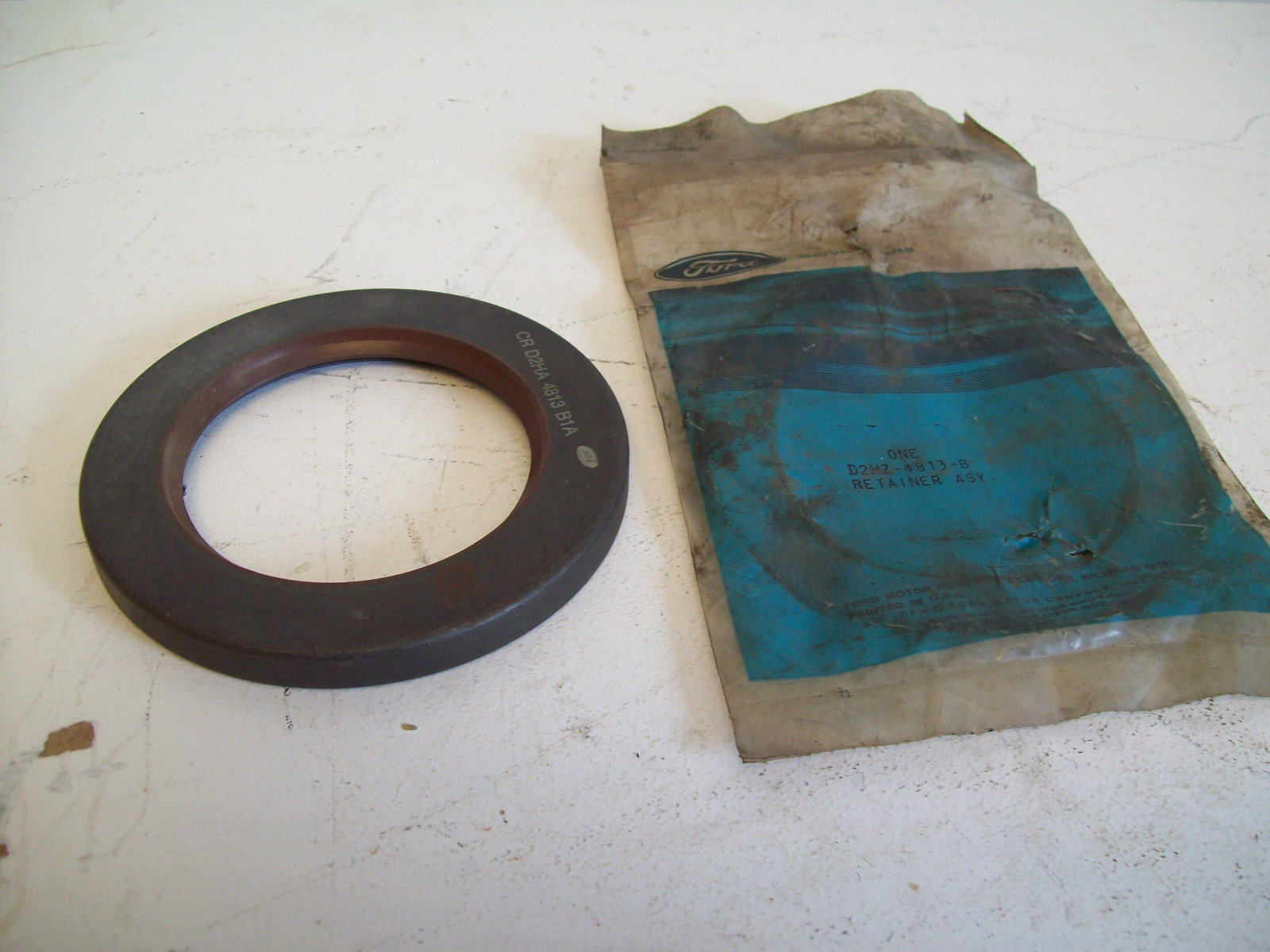 FORD RETAINER D2HZ-4813-B | eBay