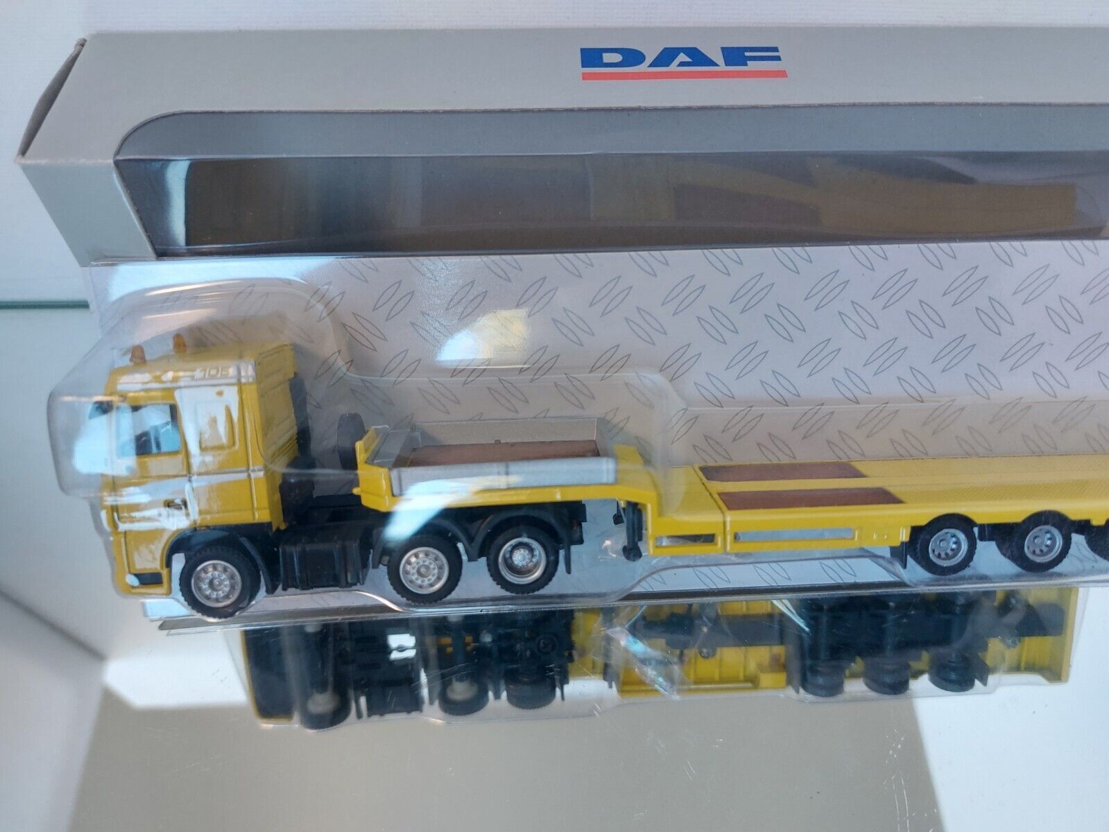 Promotoys WSI Daf XF 105 Truck Low Loader Flatbed In Yellow 1:87 In Box ...