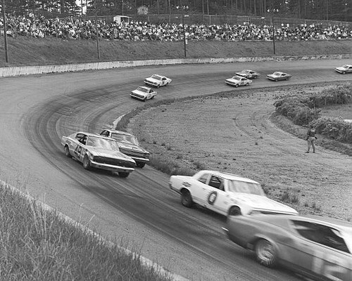Tom Pistone Leads Dr Don Tarr James Hylton In 300 Nascar 1968 OLD ...