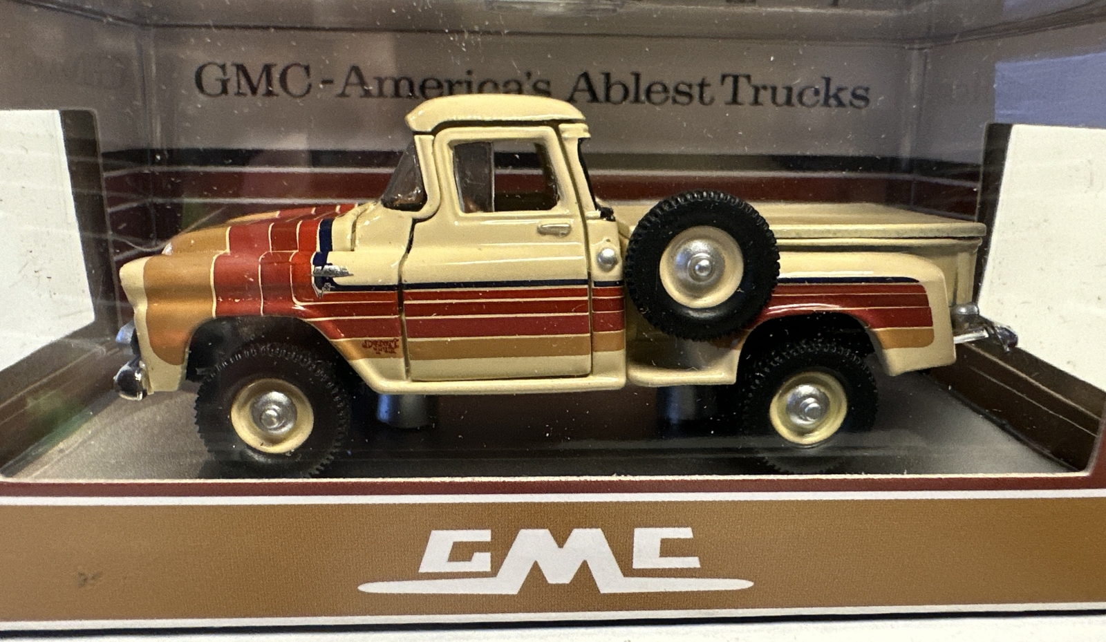 M2 Machines Auto-Trucks Series 84 : 1958 GMC Stepside Truck 4x4 Truck ...
