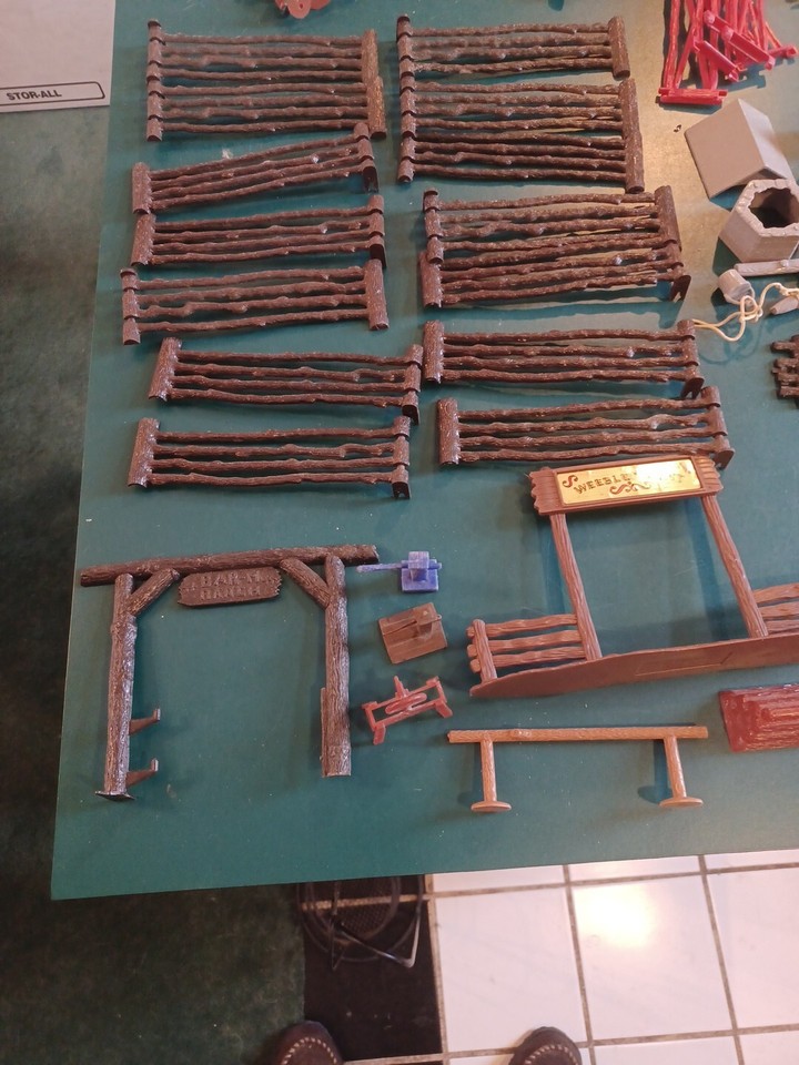 VINTAGE MARX WESTERN RANCH PLAY SET W/BOX,FENCE,FIGURES AND ACCESSORIES ...