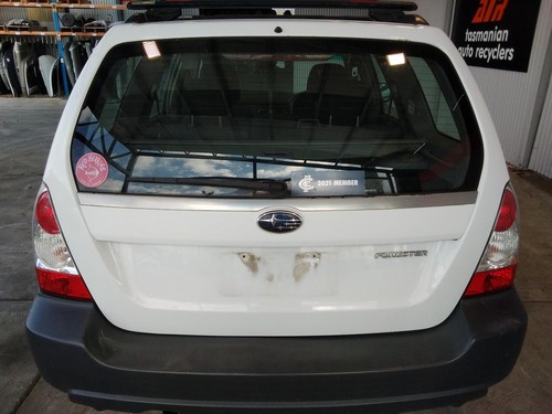 SUBARU FORESTER 07/05-02/08 TAILGATE HANDLE WAGON | eBay Australia