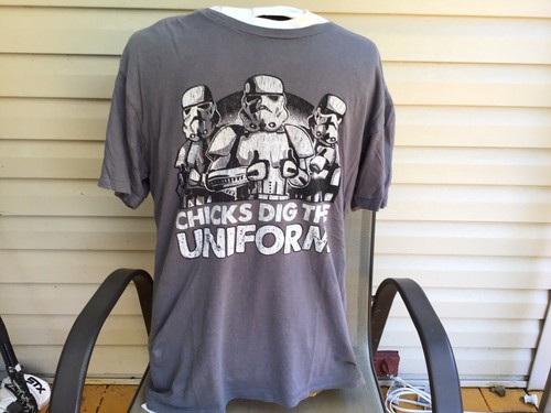 Star Wars Stormtrroper "Chicks Dig the Uniform" Mens T-Shirt, Large | eBay