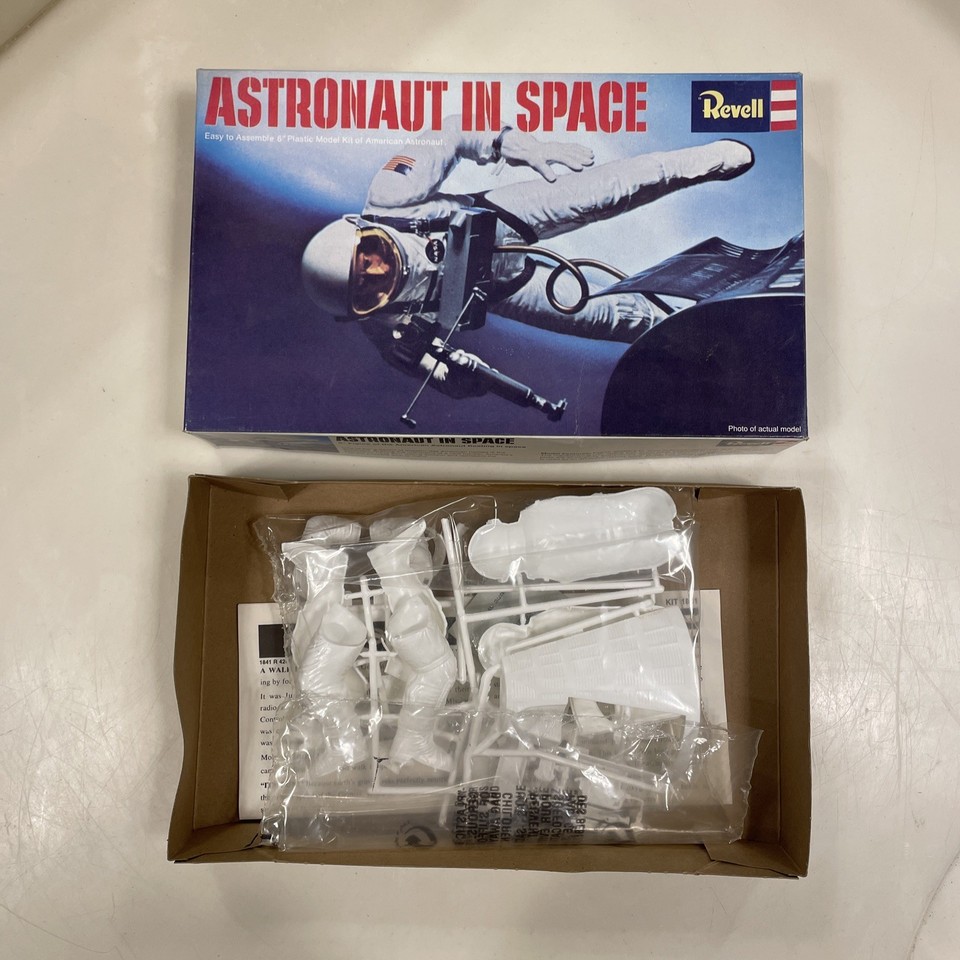 Revell Astronaut in Space Model Kit 1968 6” Figure H-1841 Vintage | eBay