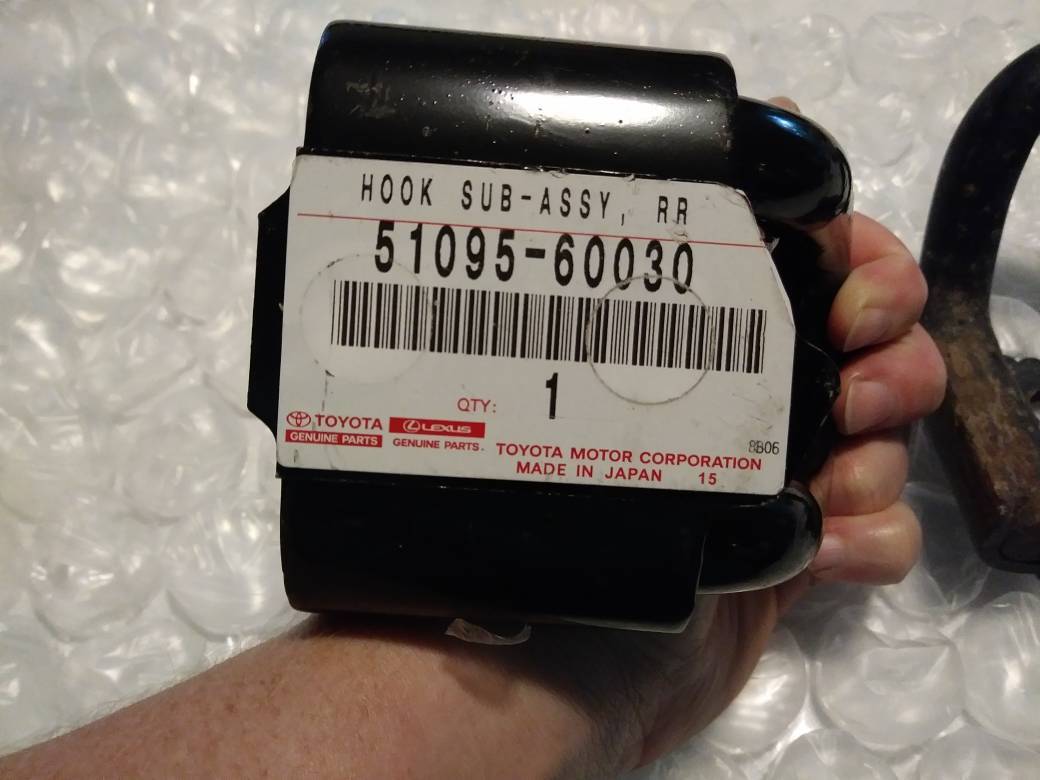Toyota HOOK SUB-ASSY, TRANSPORT, REAR LH GX460 URJ150 51095-60030 ...
