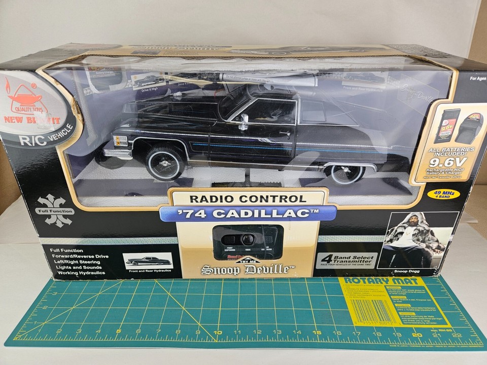 2005 Snoop Deville R/C Car '74 Cadillac Hydraulics Radio Control SEE ...