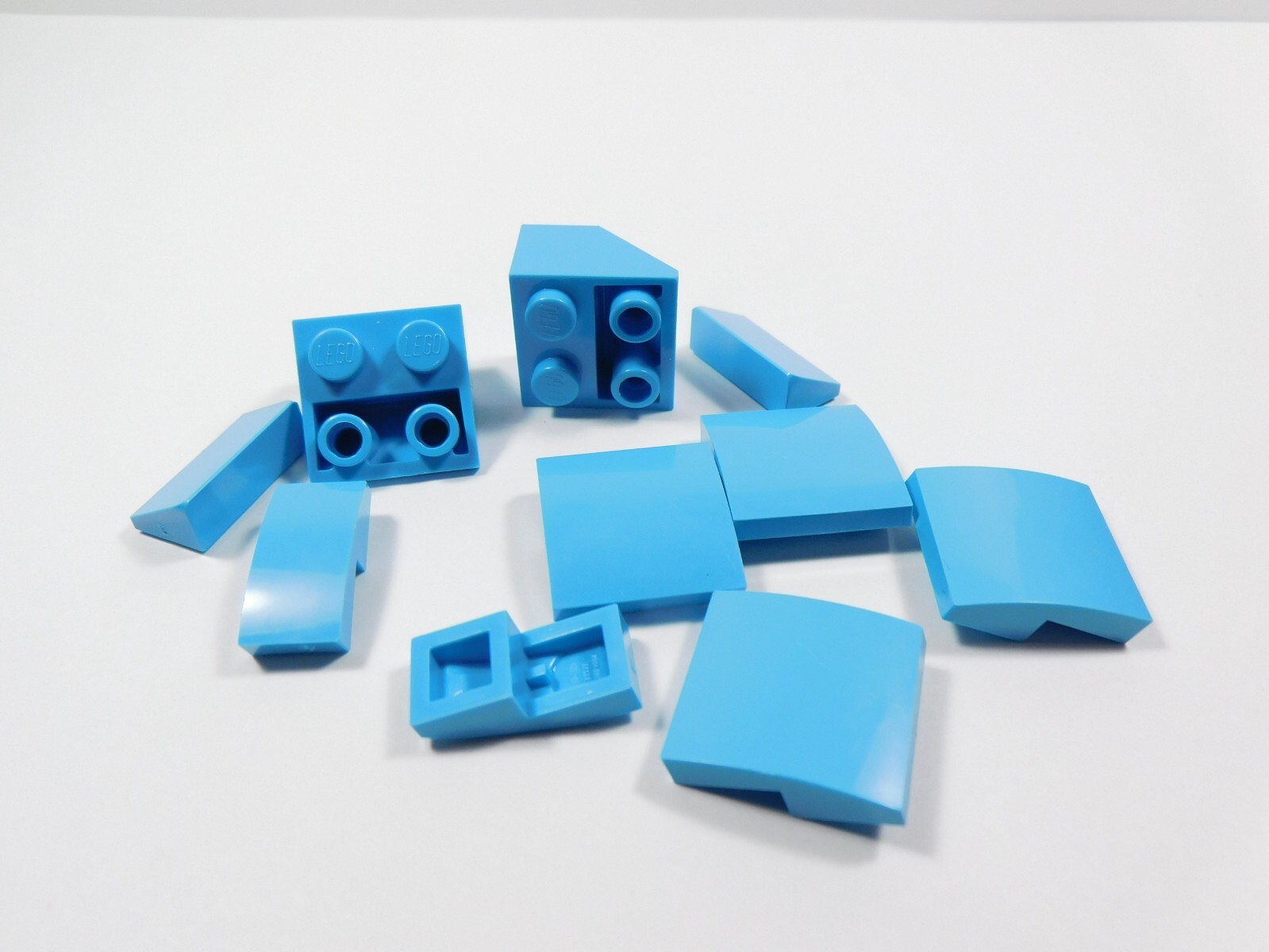 LEGO 10 Medium Azure Slopes 2x2 2x1 1x2x2/3 I11 | eBay