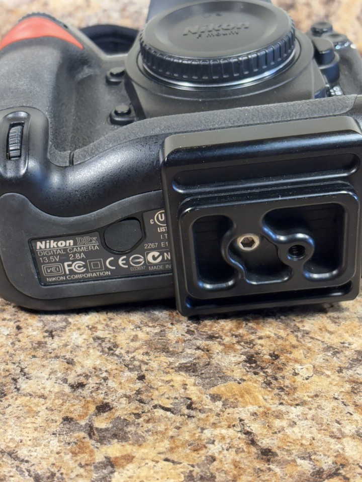 Nikon D2X 12.4MP Digital SLR Camera Body | eBay