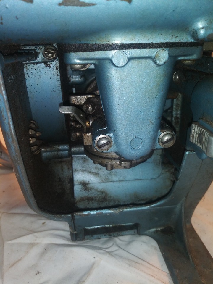 HOMELITE CHAINSAW, GEAR DRIVE, MODEL WIZ, OREGON CHAIN & ORIGINAL ...