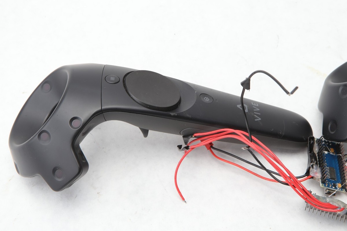 HTC Vive Virtual Reality VR Wand Controllers 2PR7100 Pair HTC Vive Virtual Reality VR Wand Controllers 2PR7100 Pair