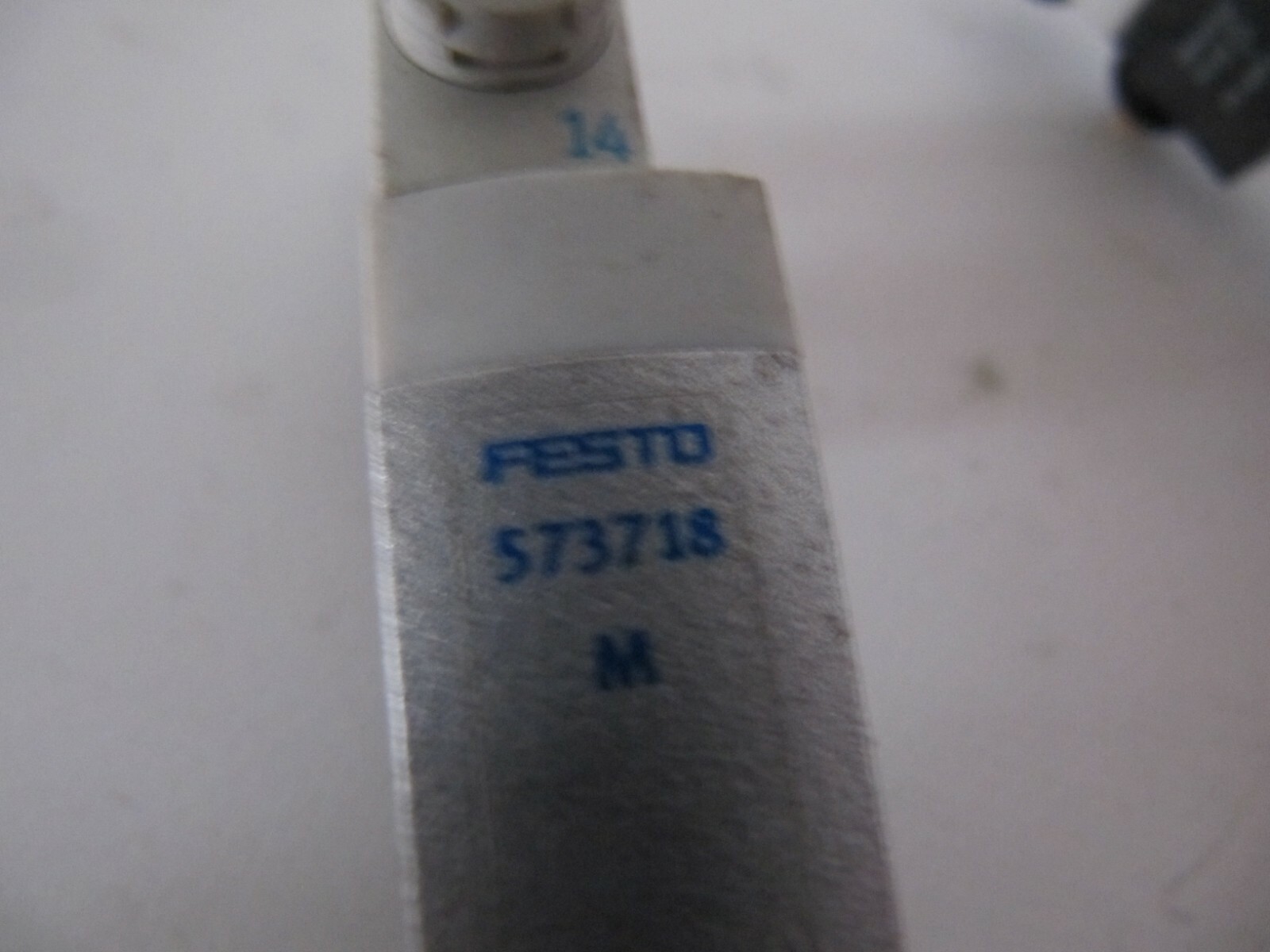 Festo Solenoid Valve VMPA14-M1H-M-PI 573718 | eBay.de