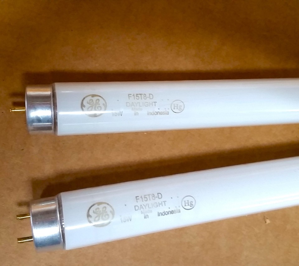 2x GE F15T8/D 15W T8 6500K 18" Fluorescent Linear Light Bulb Sylvania ...