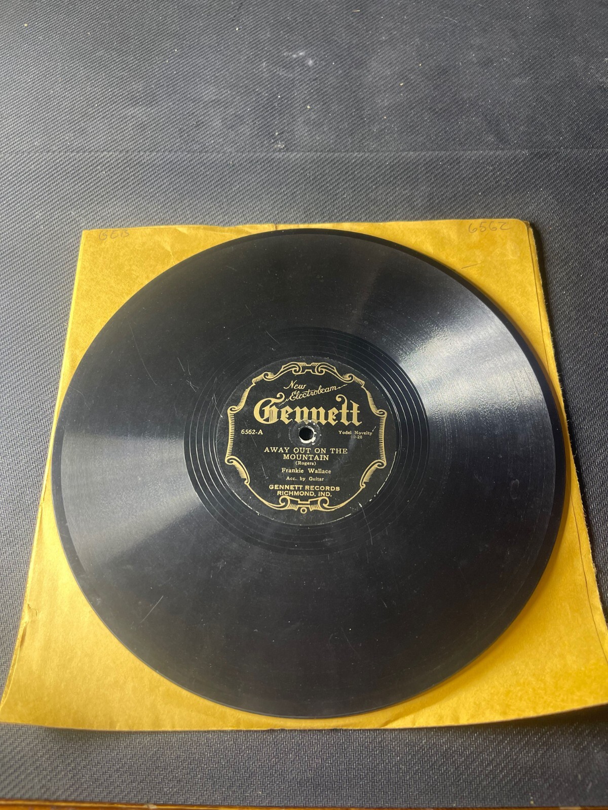 GENNET Record 78 rpm 6562 AWAY OUT ON THE MOUNTAIN / BLUE YODEL | eBay