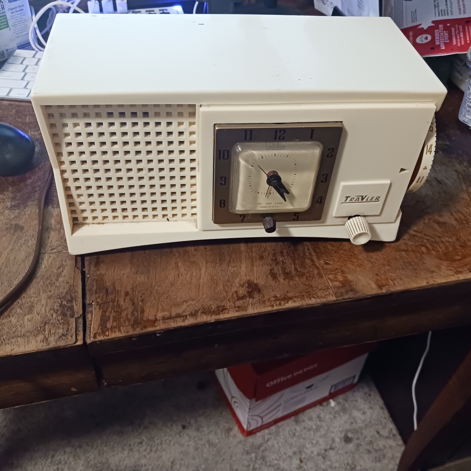 vintage Travler early 1950s clock radio | eBay