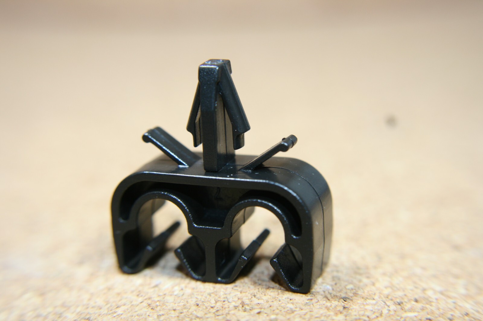 10 Brake Pipe Cable Wiring Fastener Clips Grey Double Plastic 7mm Twin ...