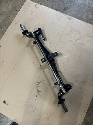 JOHN DEERE 325 FRONT AXLE STEERING SPINDLES TIE ROD 345 335 355 320 285 ...