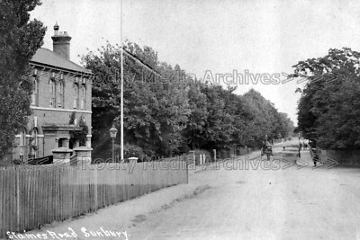 yuu-19 Street View, Staines Road, Sunbury, Surrey. Photo | eBay UK