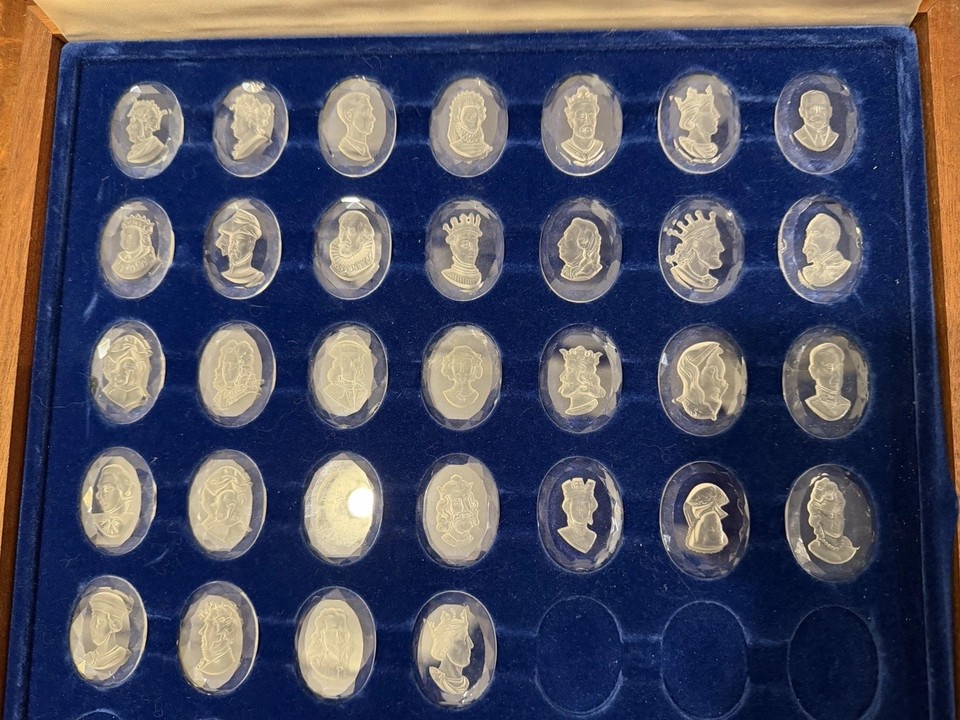 Danbury Mint The Royal Crystal Cameos Collection 32 Pieces Portraits ...