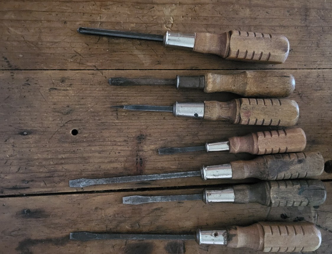 Large lot of vintage wood handled handle screwdrivers tools retro ...