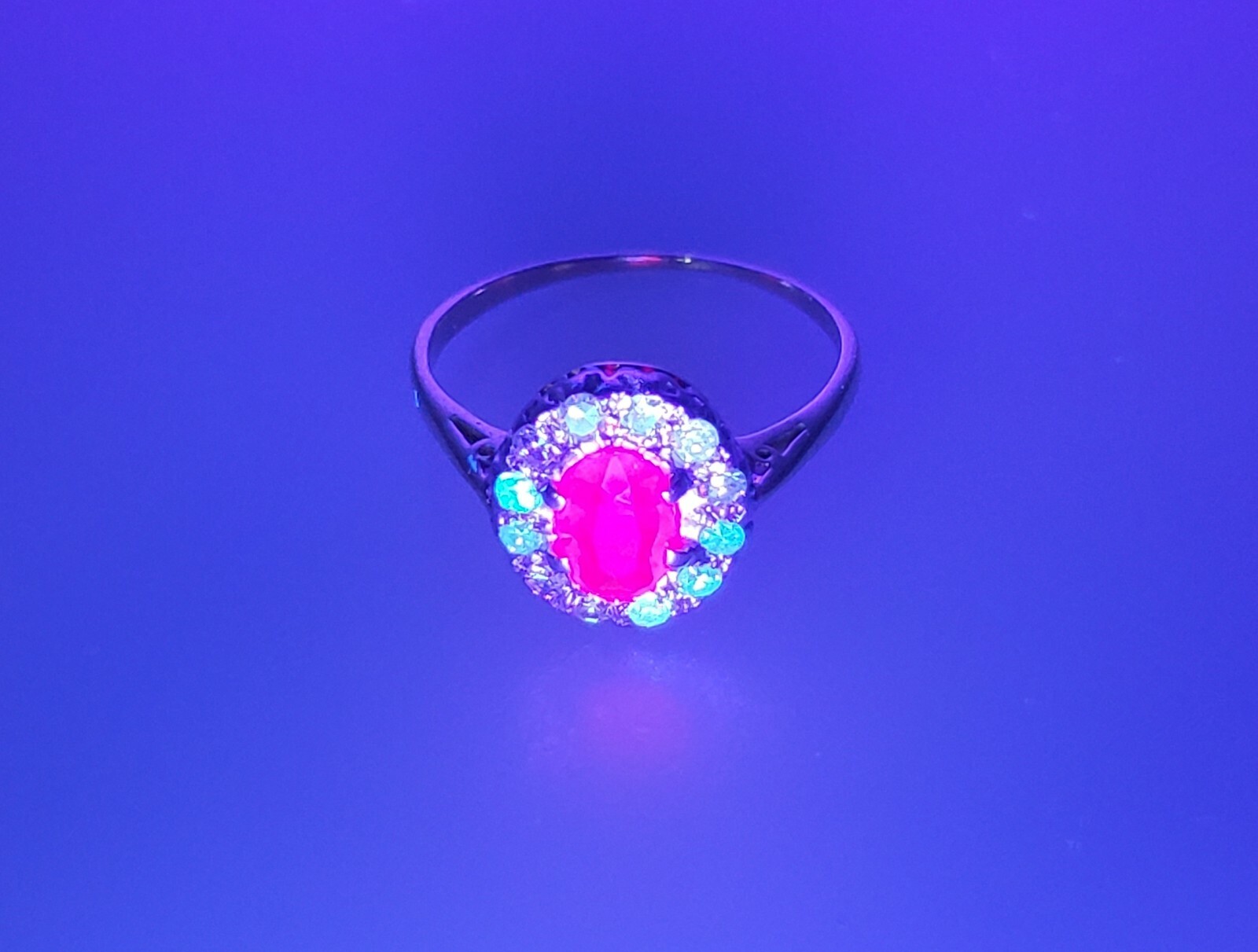 H.STERN Box + .88ct Red Oval Burma Ruby Diamond 18K Yellow Gold Vintage ...