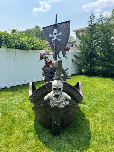 9.5 Ft Dead Water Giant Animated LED Pirate Ship Pick up in Westbury ...