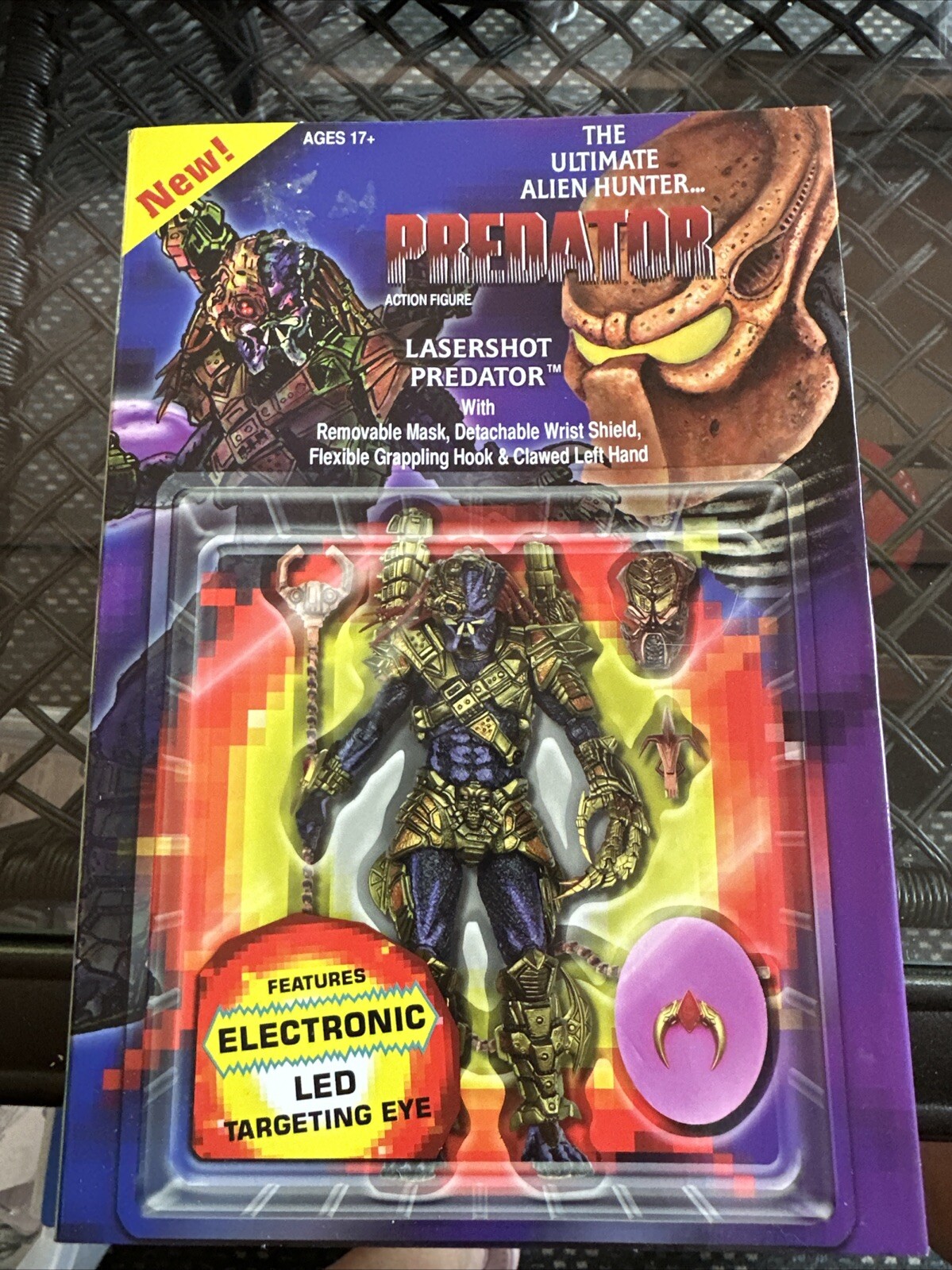 The Ultimate Alien Hunter Lasershot Predator Action Figure NIB By NECA