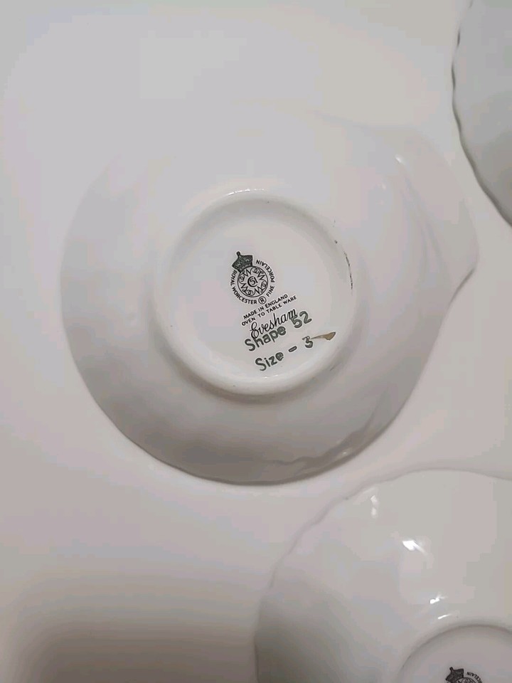 Royal Worcester Evesham Patten Fluted Shell Plates Gold Rim Set Of 4 | eBay