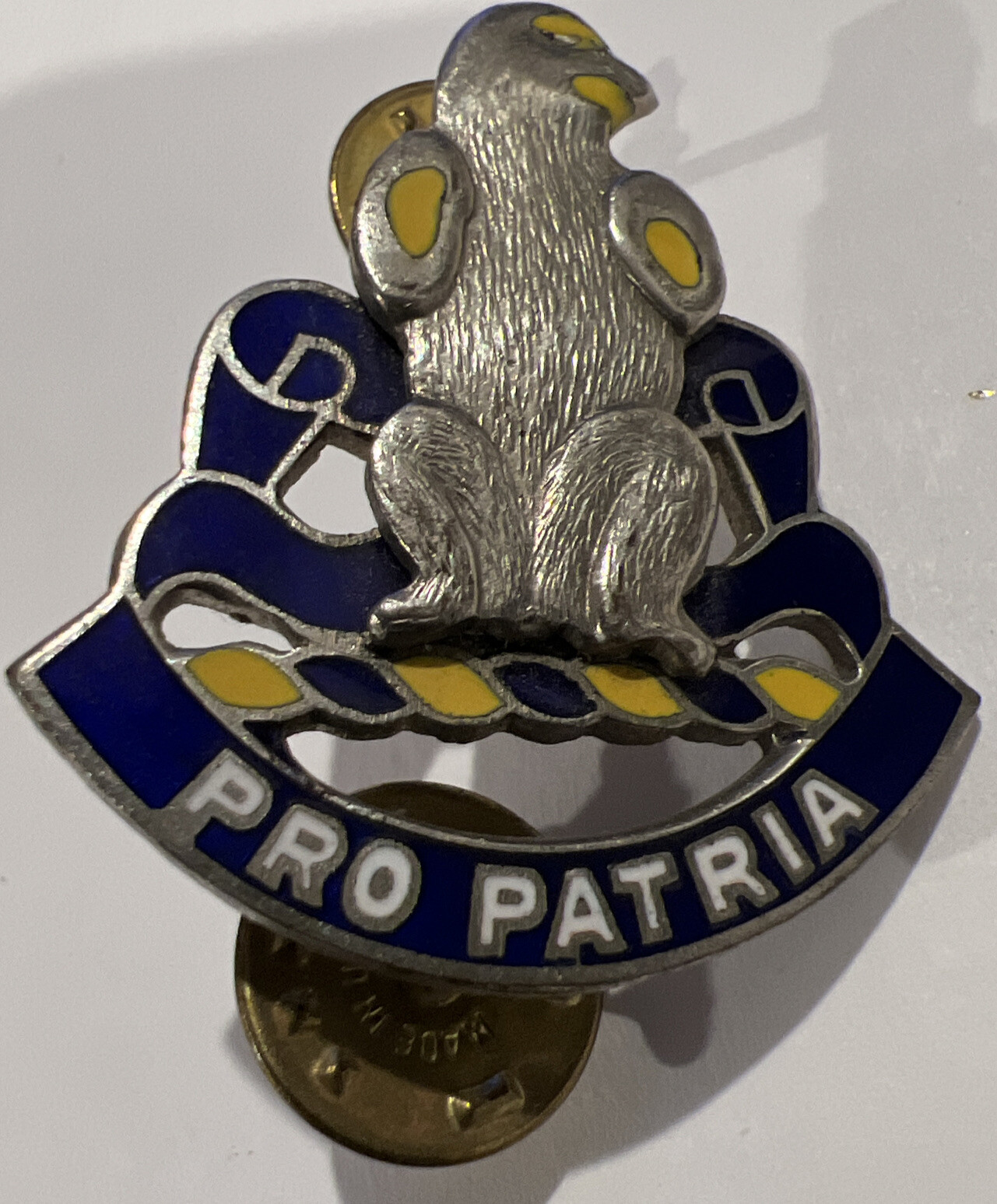 2 DIFFERENT VINTAGE US 31st Infantry Regiment "PRO PATRIA" Pin Crest ...