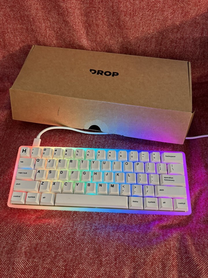 DROP CARINA Mechanical Keyboard | HENNESSEY KEYCAPS | HOLY PANDA SWITCHES
